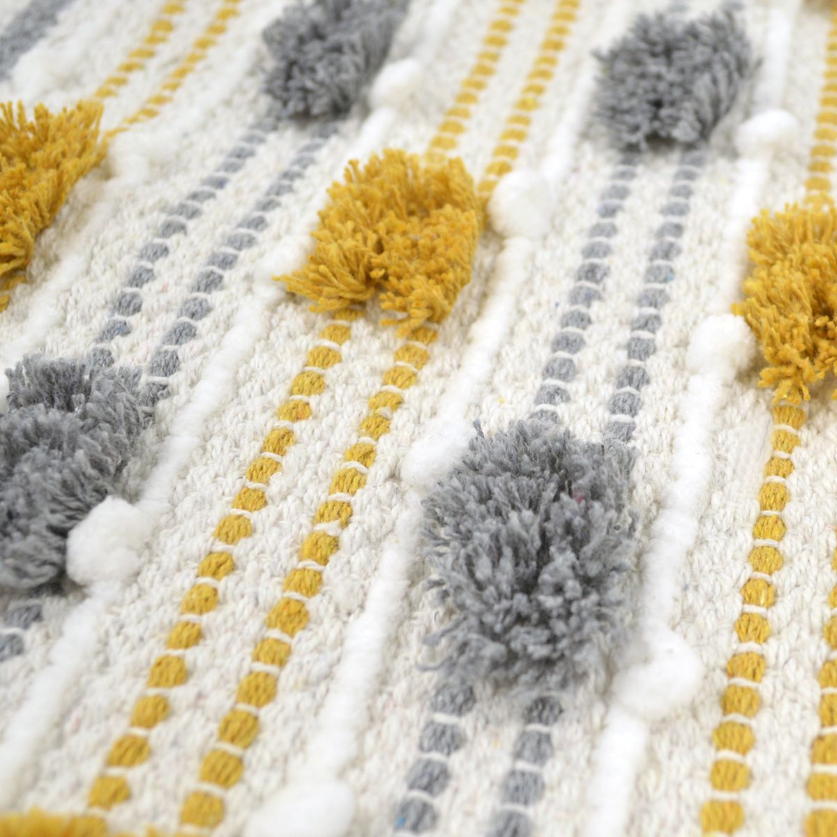 pom pom grey must grey must bmat